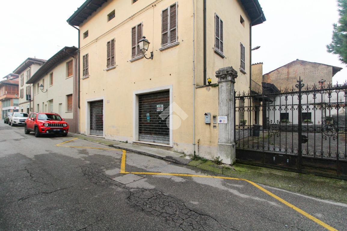 Negozio in vendita a Manerbio