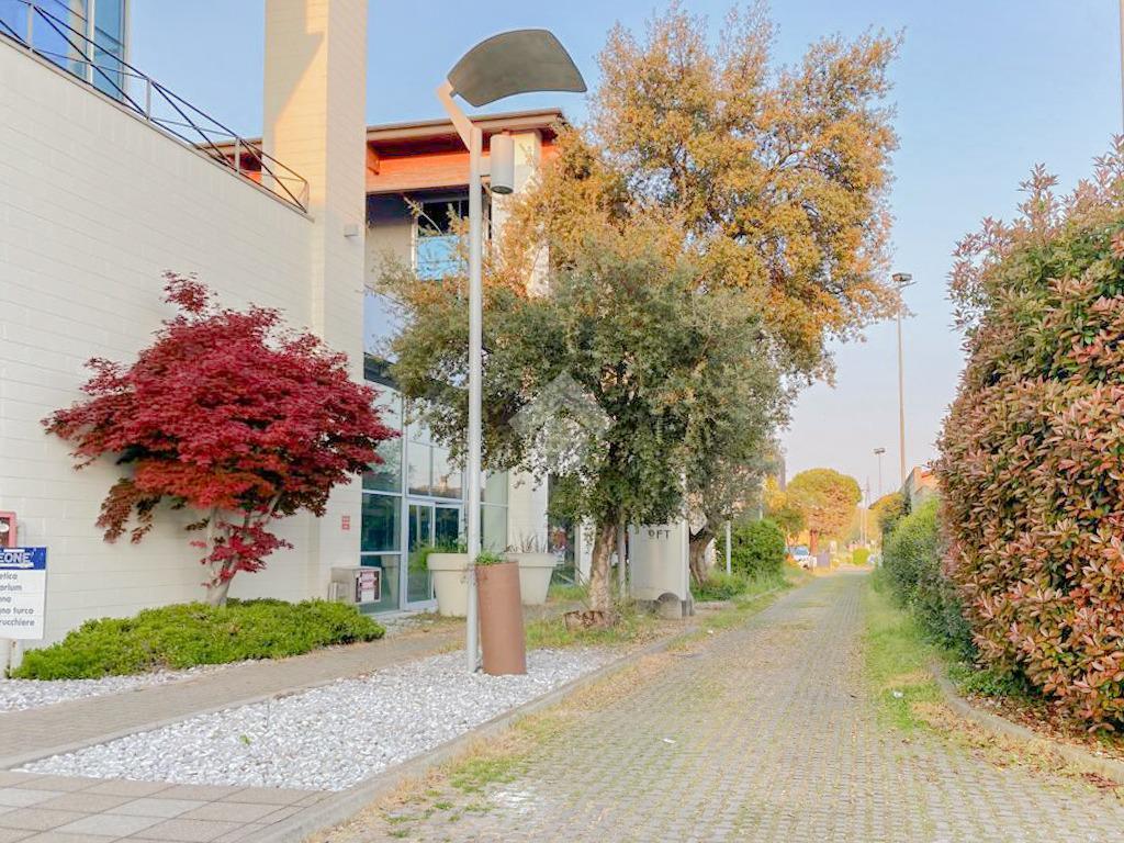 Negozio in vendita a Manerbio