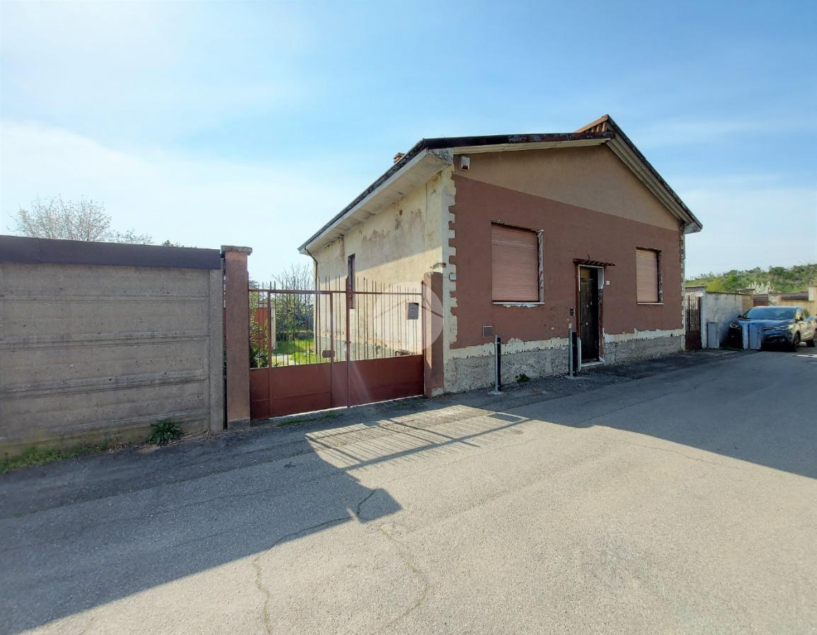 Villa in vendita a Marcallo Con Casone