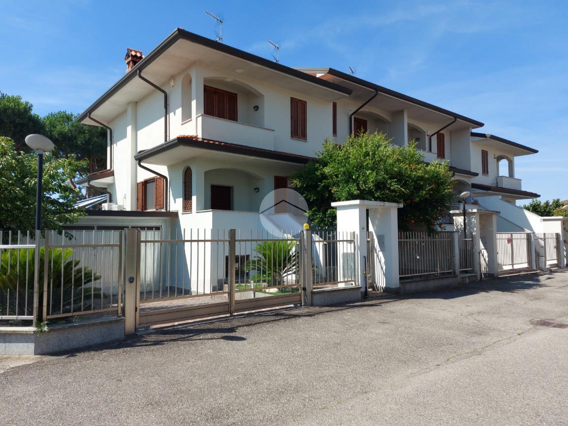 Villa a schiera in vendita a Marcallo Con Casone