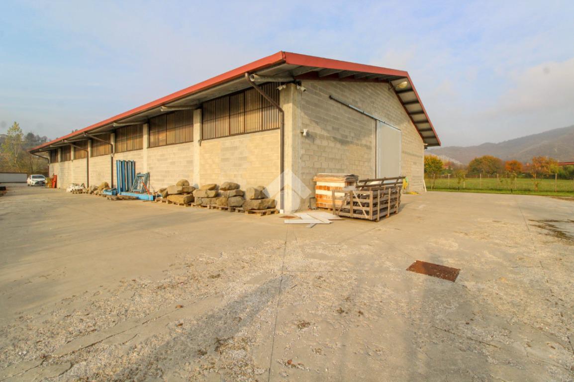 Capannone in vendita a Capriolo