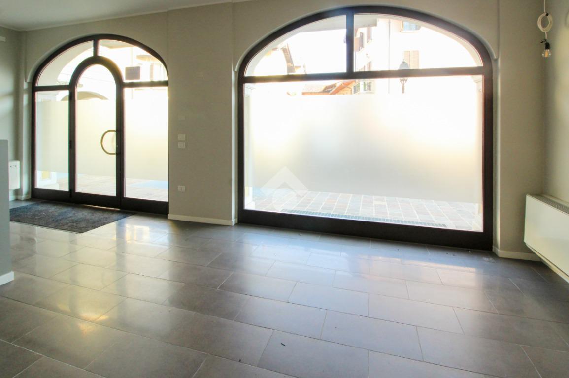 Negozio in vendita a Chiari