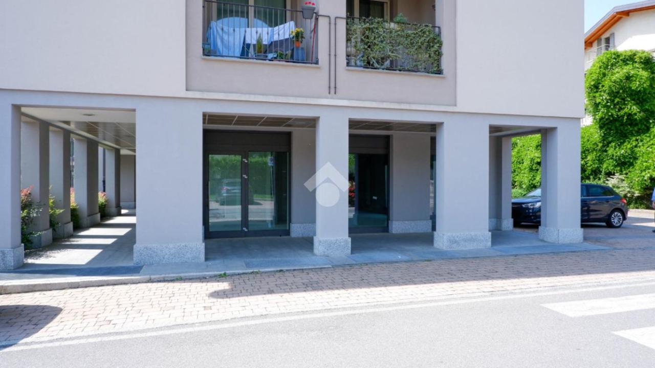 Negozio in affitto a Paratico