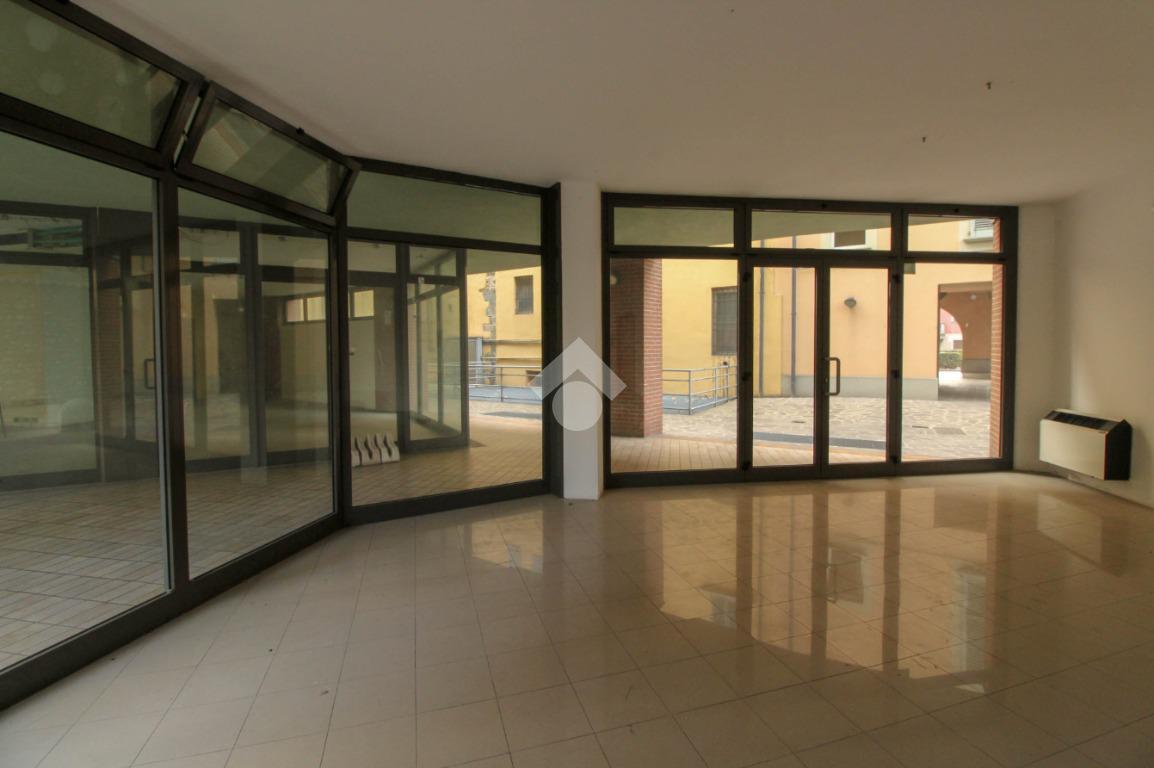 Negozio in vendita a Chiari