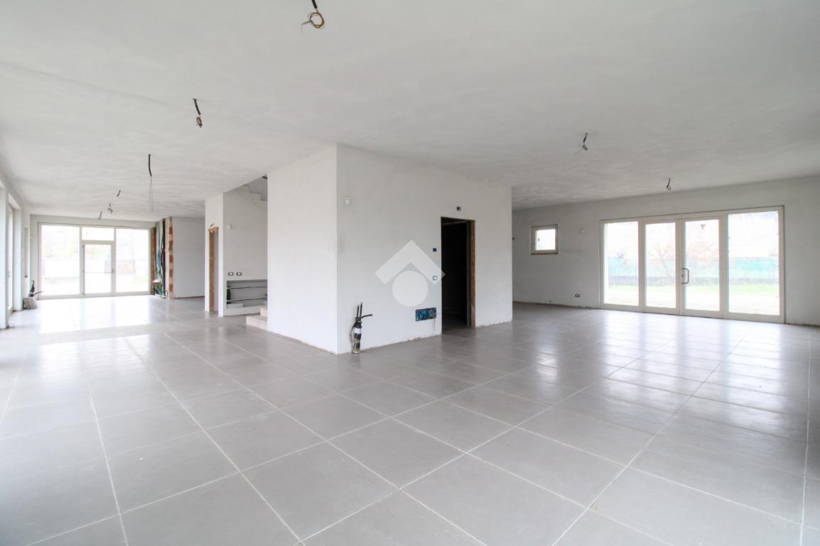 Negozio in vendita a Chiari