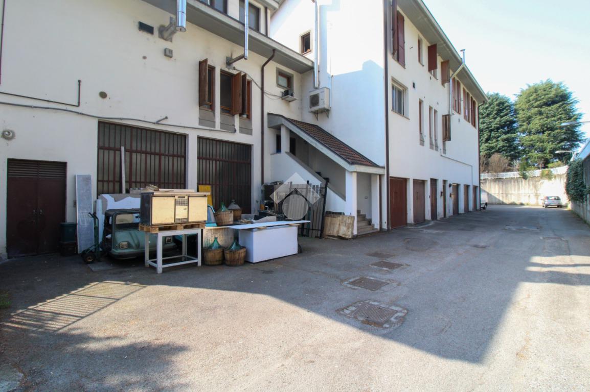 Capannone in vendita a Paratico