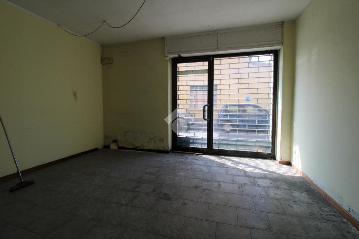 Negozio in affitto a Palazzolo Sull'Oglio