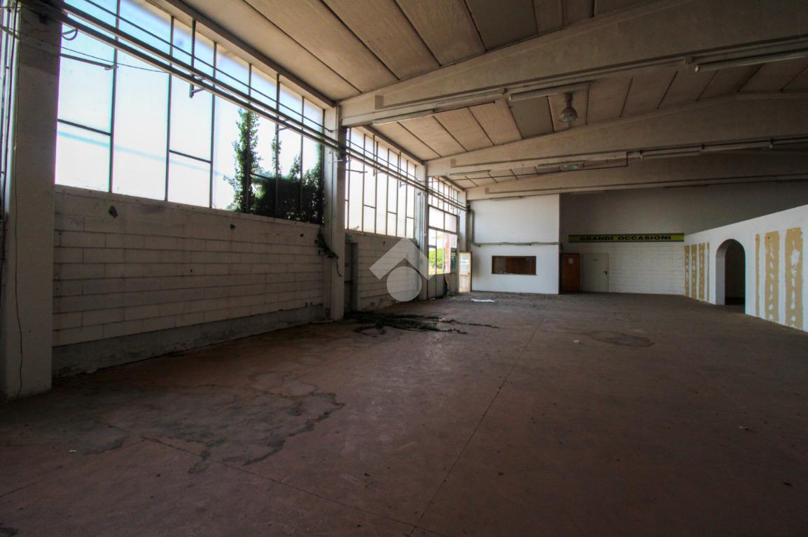 Capannone in vendita a Orzinuovi