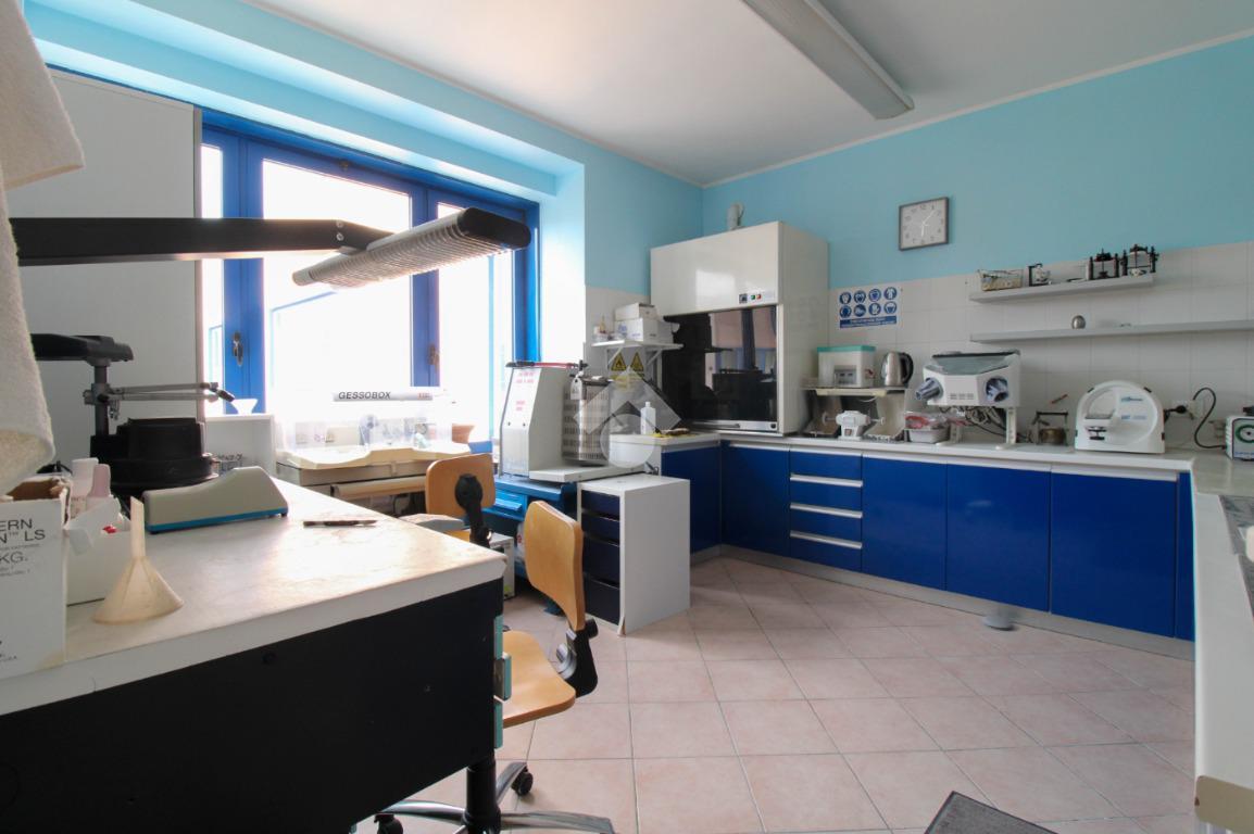 Ufficio in vendita a Capriolo