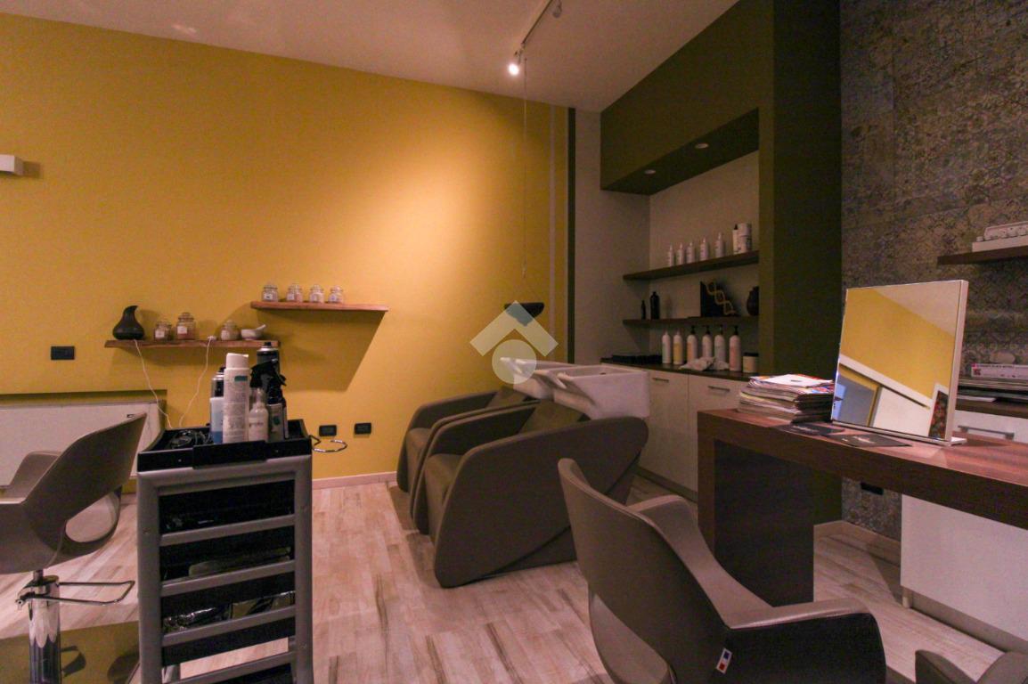 Negozio in vendita a Capriolo