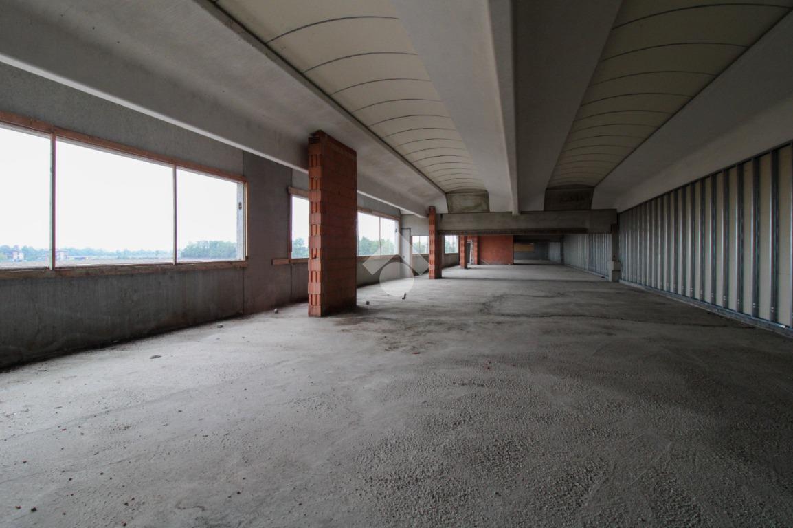 Ufficio in affitto a Urago D'Oglio