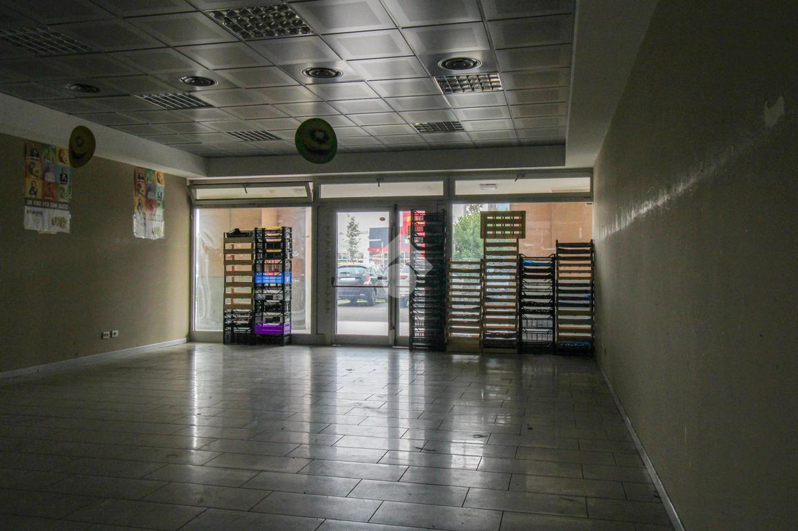 Negozio in affitto a Chiari