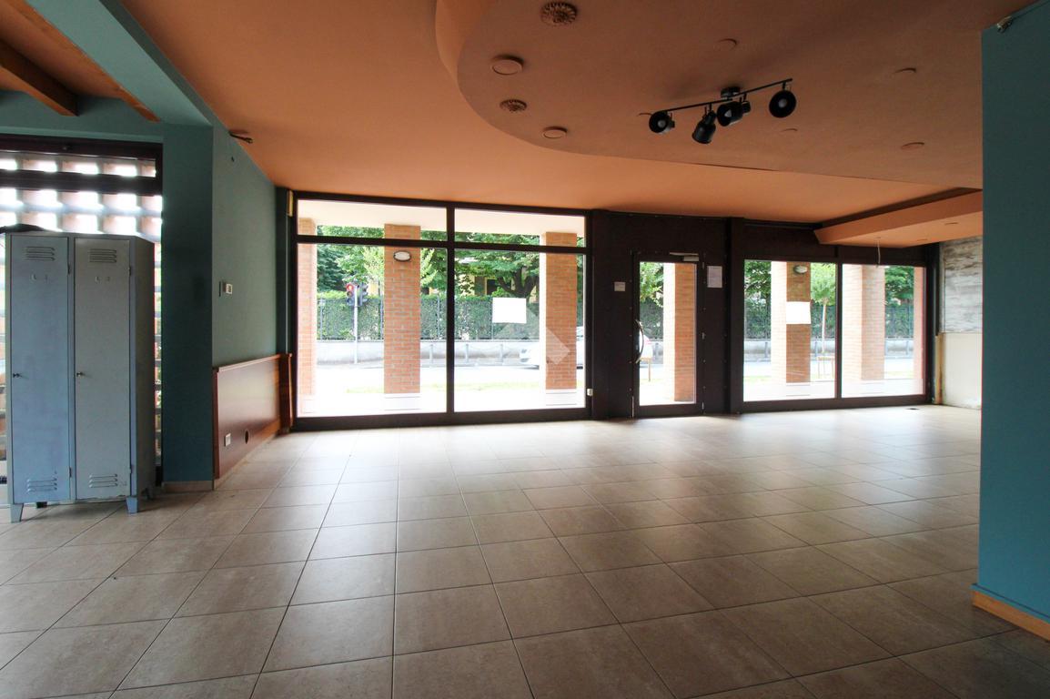 Negozio in vendita a Pontoglio