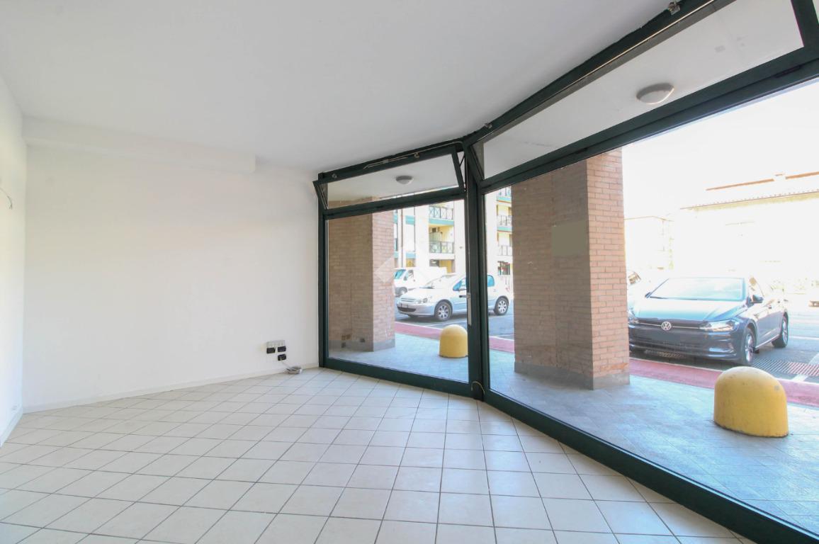 Negozio in vendita a Palazzolo Sull'Oglio
