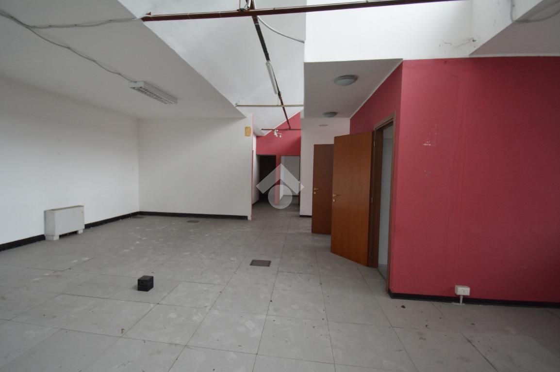 Ufficio in affitto a Beinasco