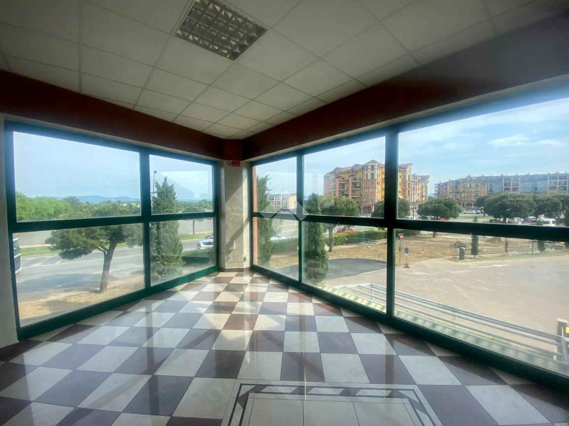 Ufficio in affitto a Leini'