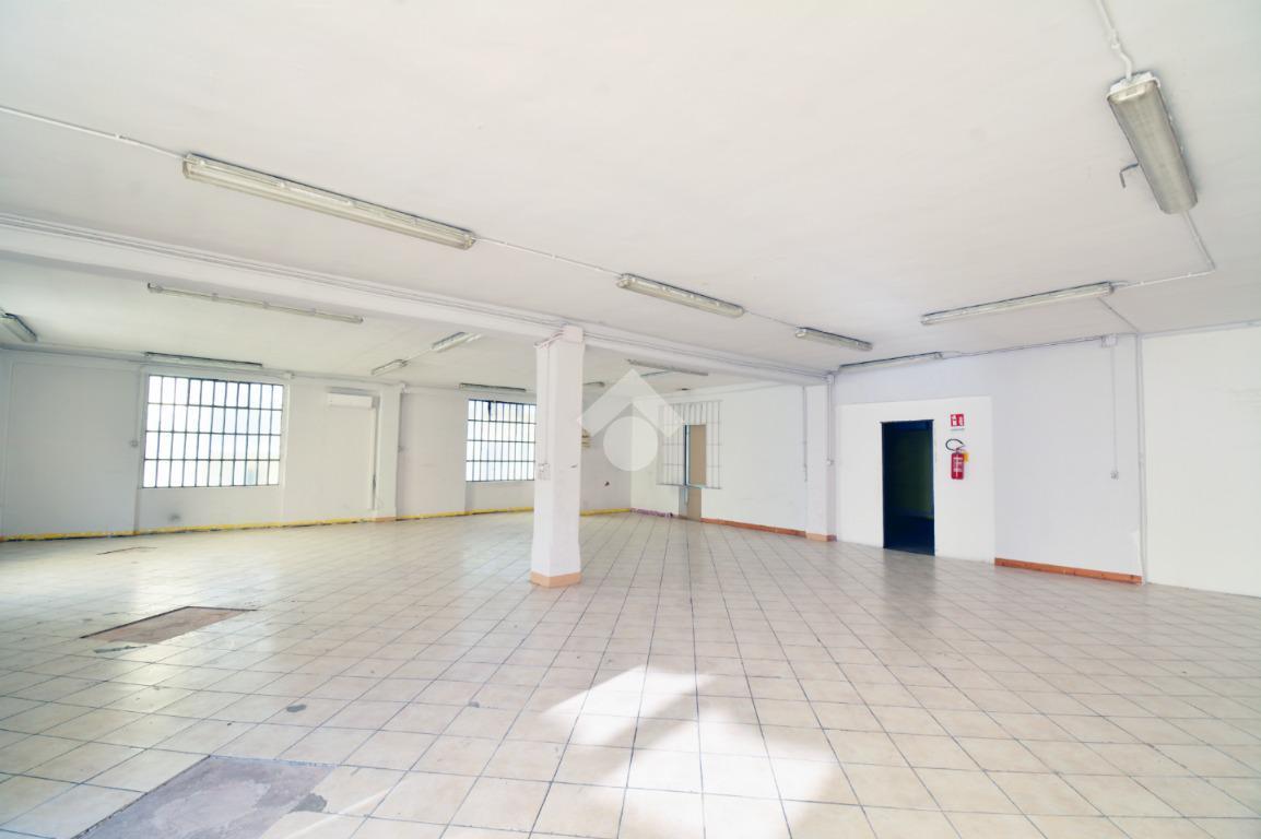Magazzino in vendita a Settimo Torinese