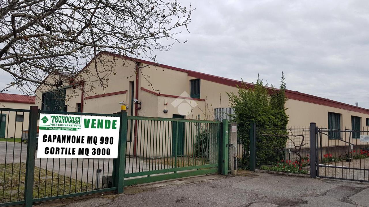 Capannone in vendita a Senago