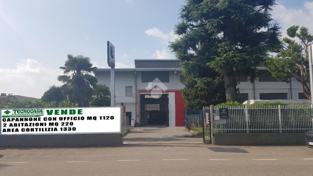 Capannone in vendita a Senago