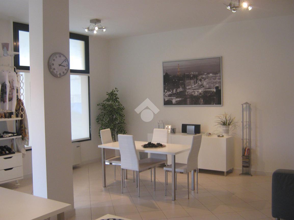 Negozio in vendita a Carpi