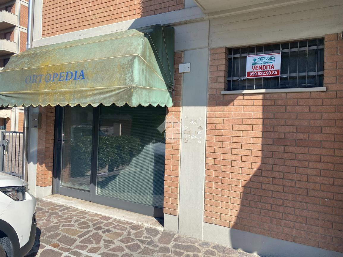 Negozio in vendita a Carpi