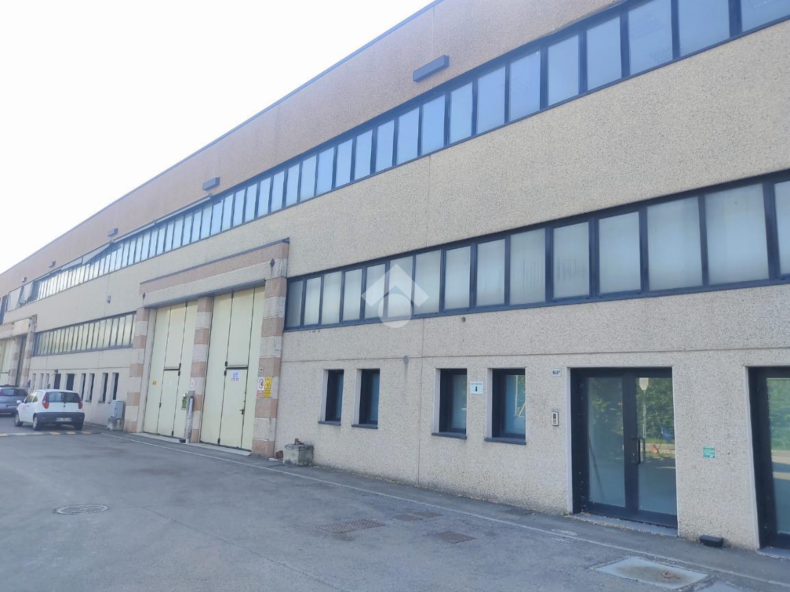 Capannone in vendita a Novi Di Modena