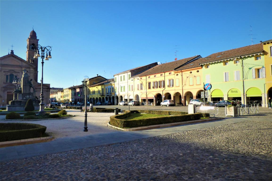 Negozio in vendita a Novellara