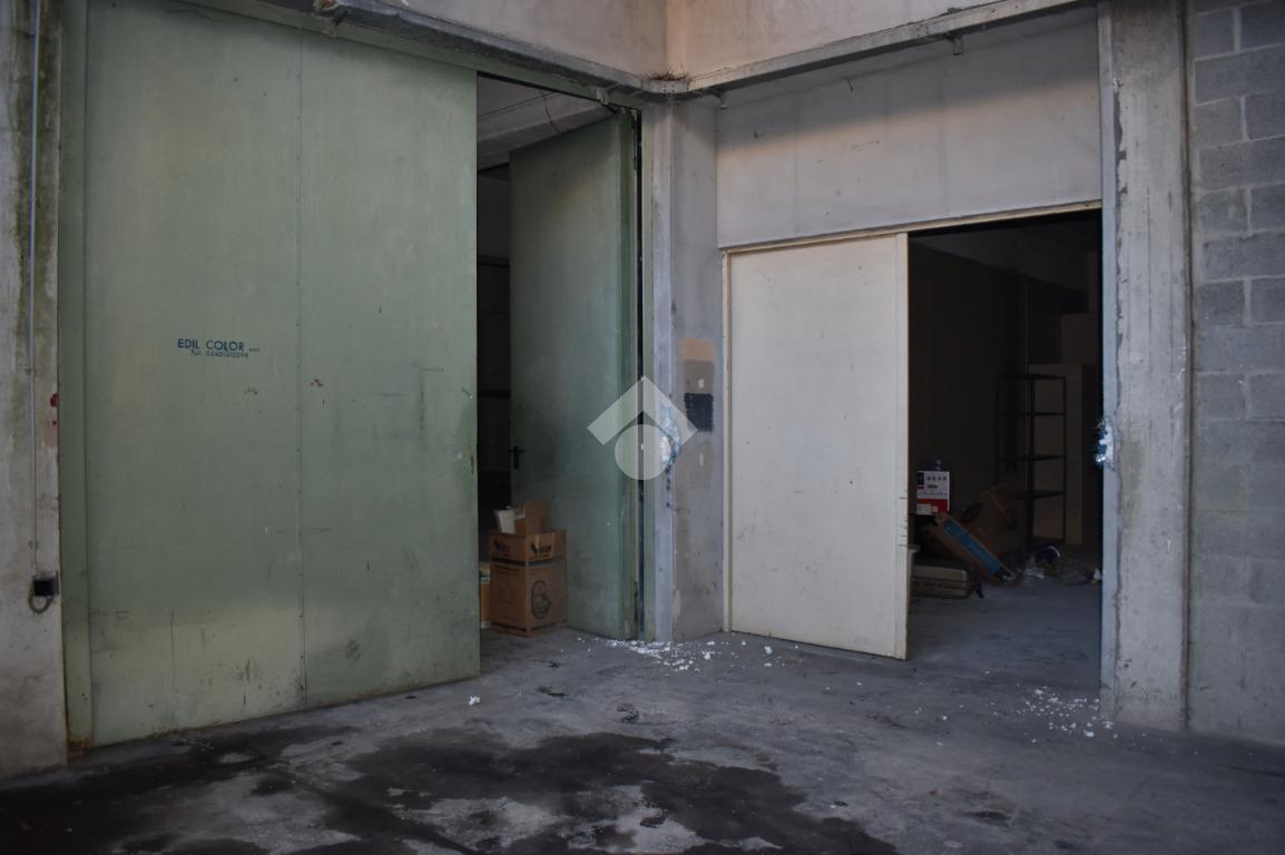 Magazzino in vendita a Sondrio