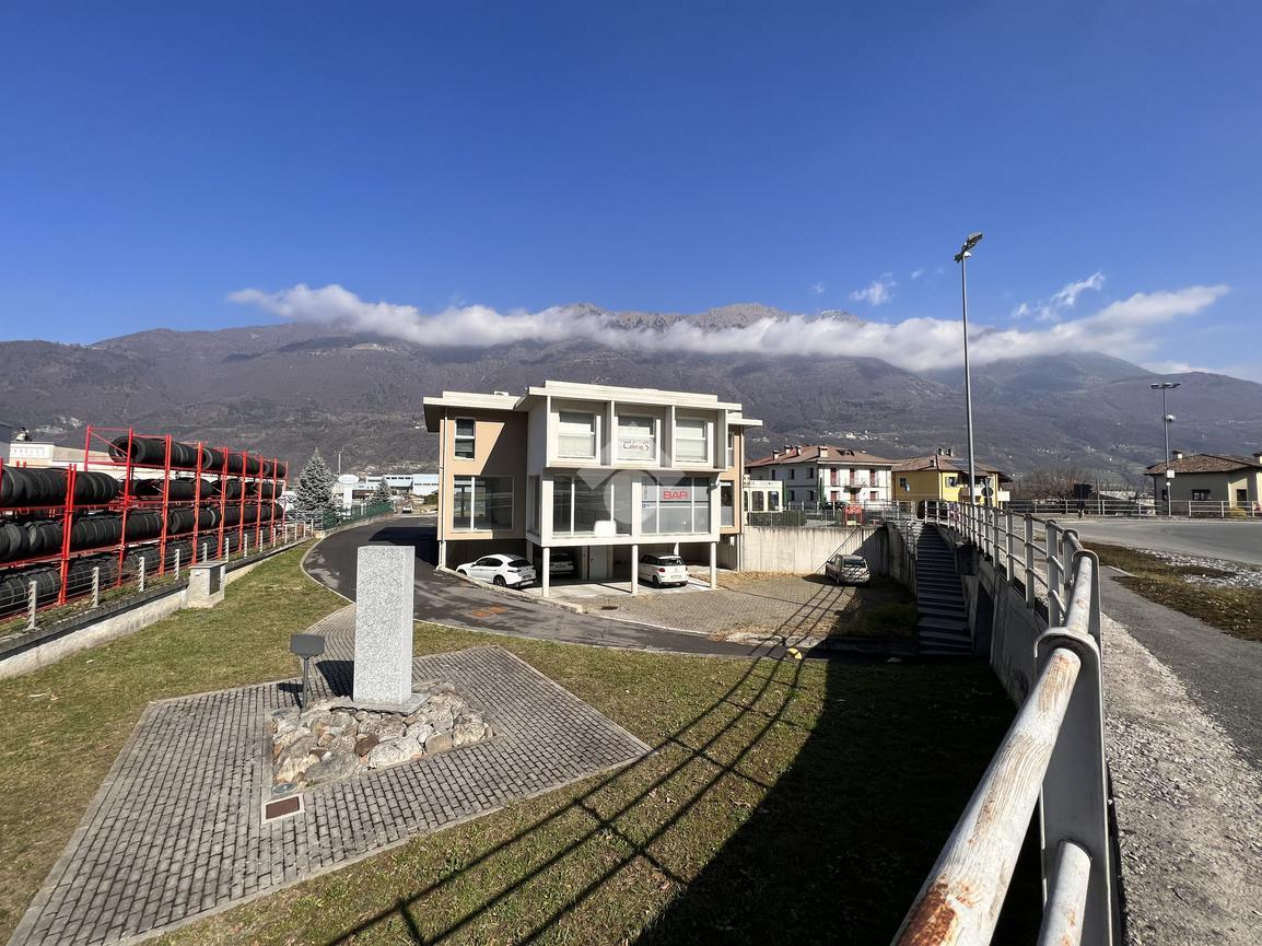 Ufficio in affitto a Rogolo