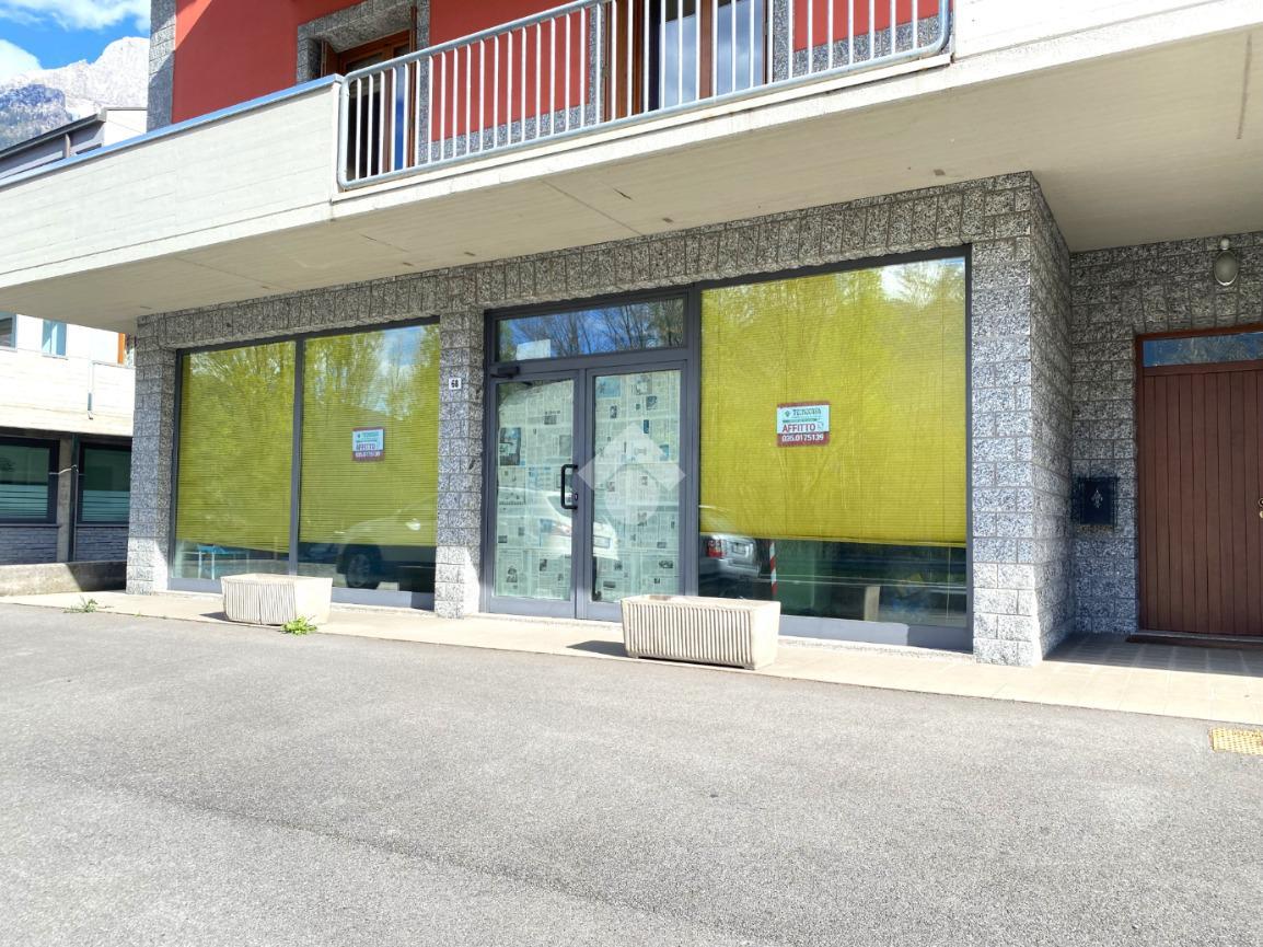 Negozio in affitto a Ceto