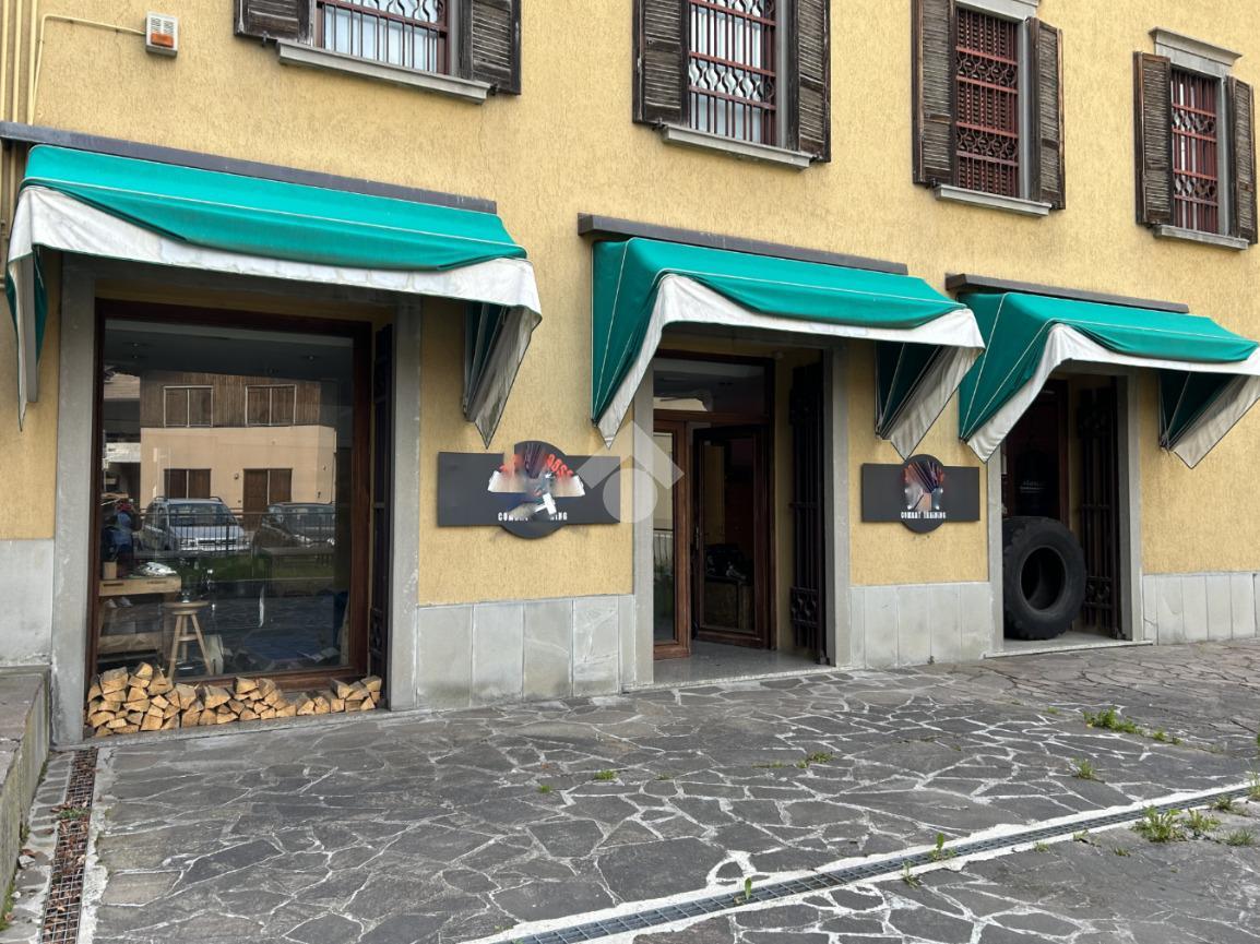 Negozio in vendita a Borno