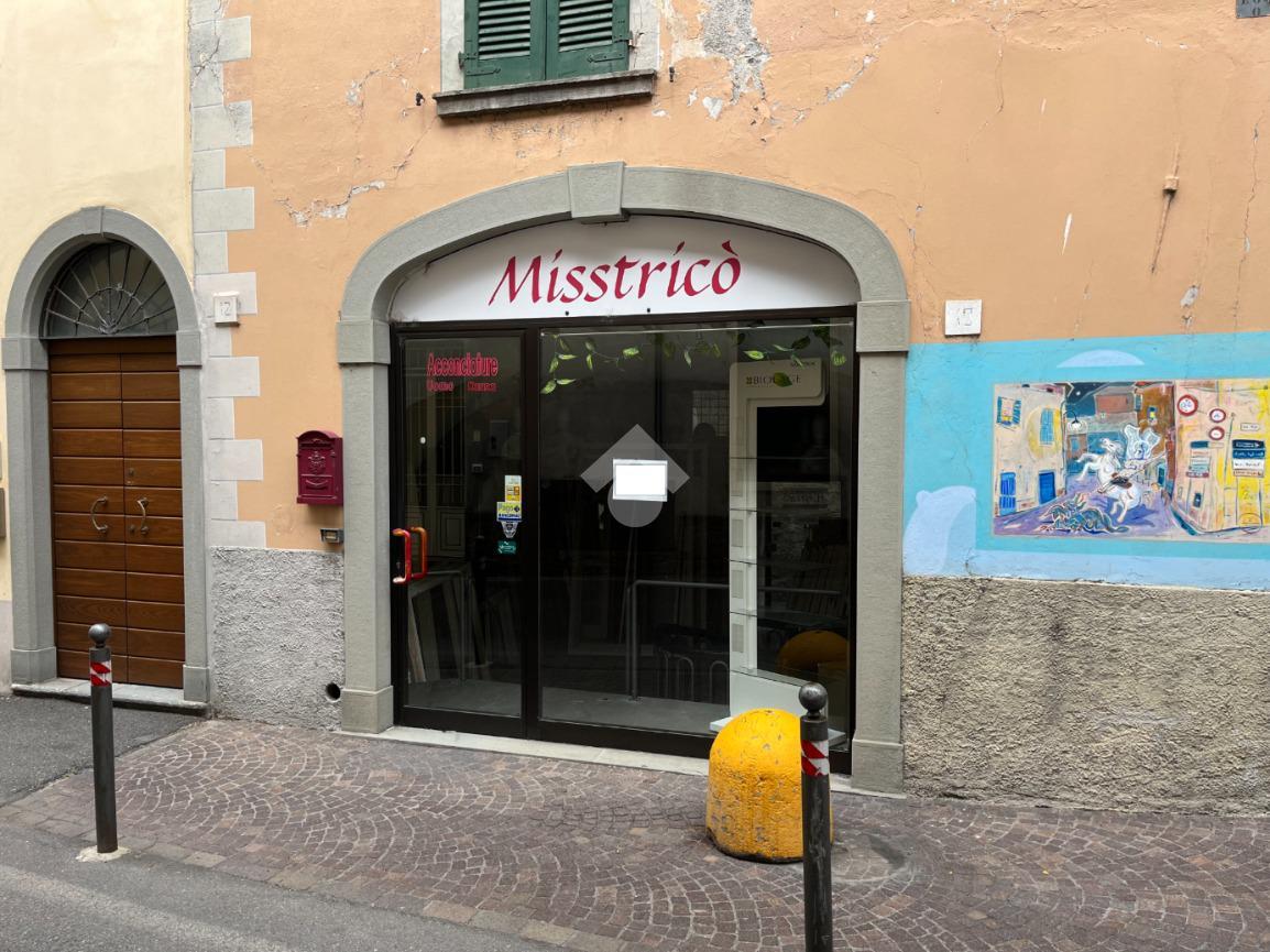 Negozio in affitto a Iseo
