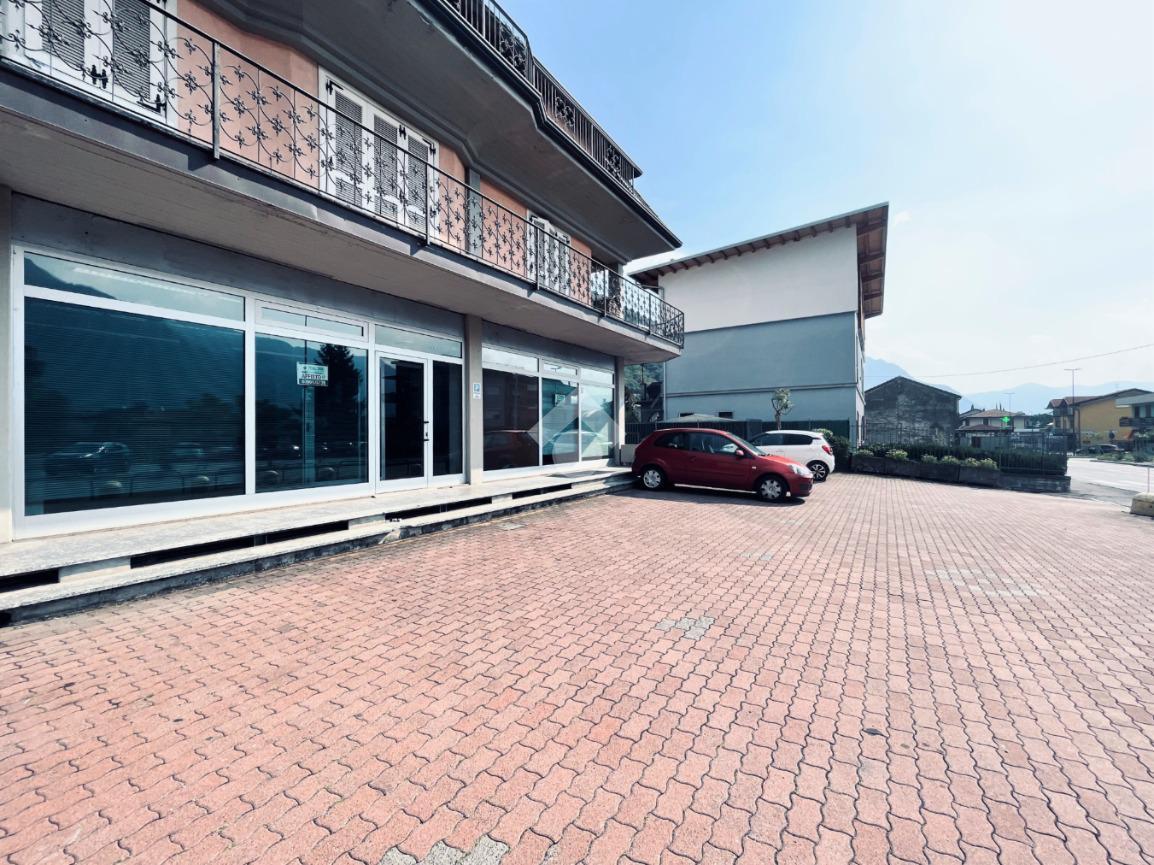 Negozio in vendita a Pisogne