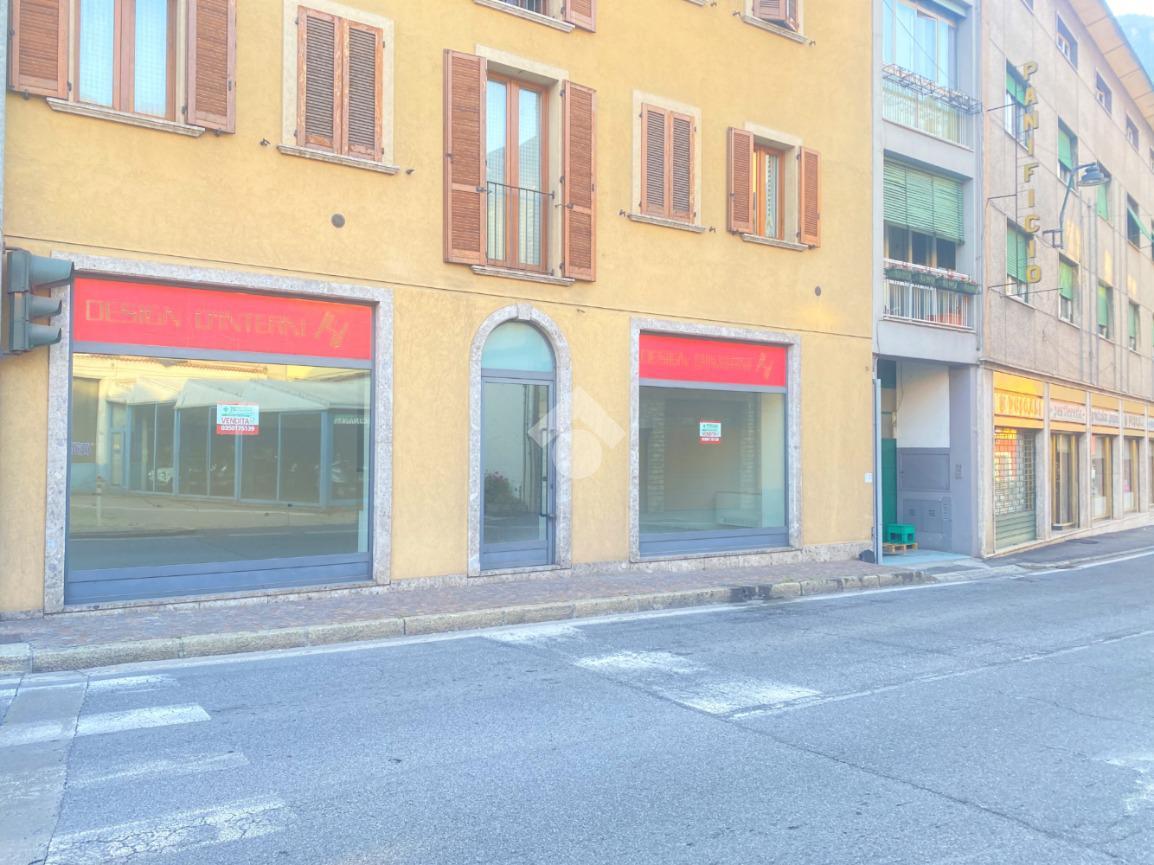 Negozio in affitto a Darfo Boario Terme