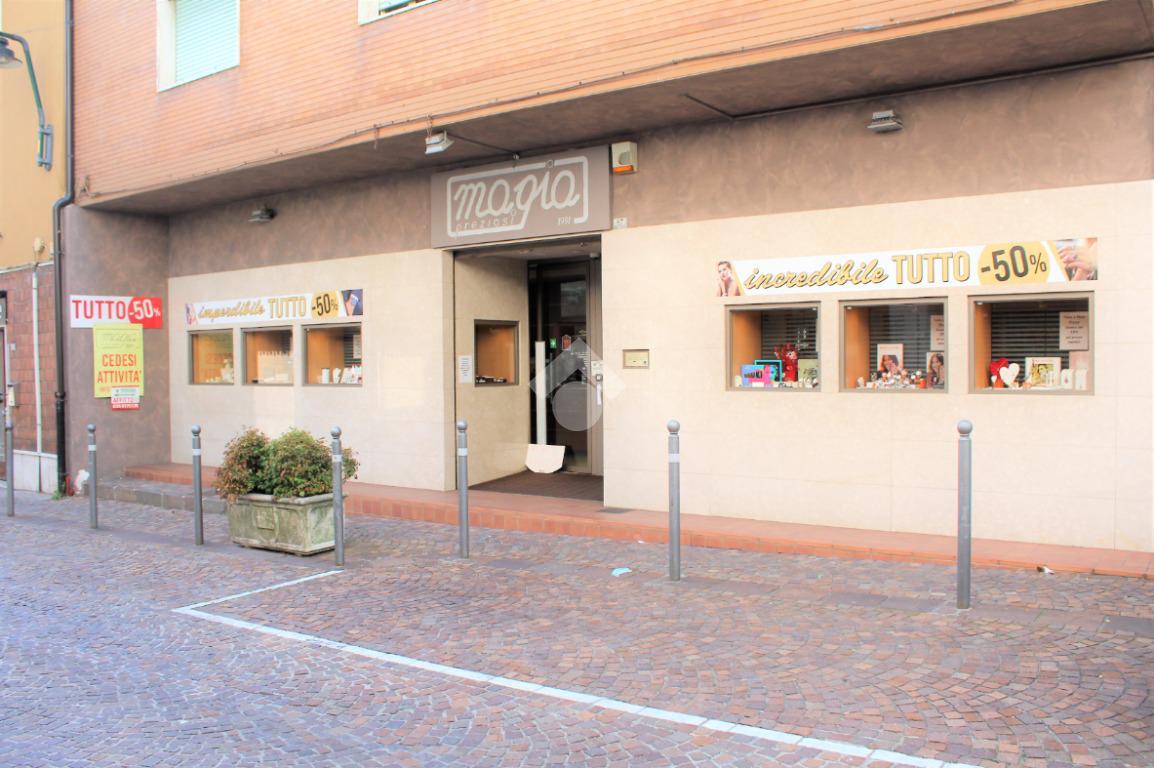 Negozio in affitto a Darfo Boario Terme