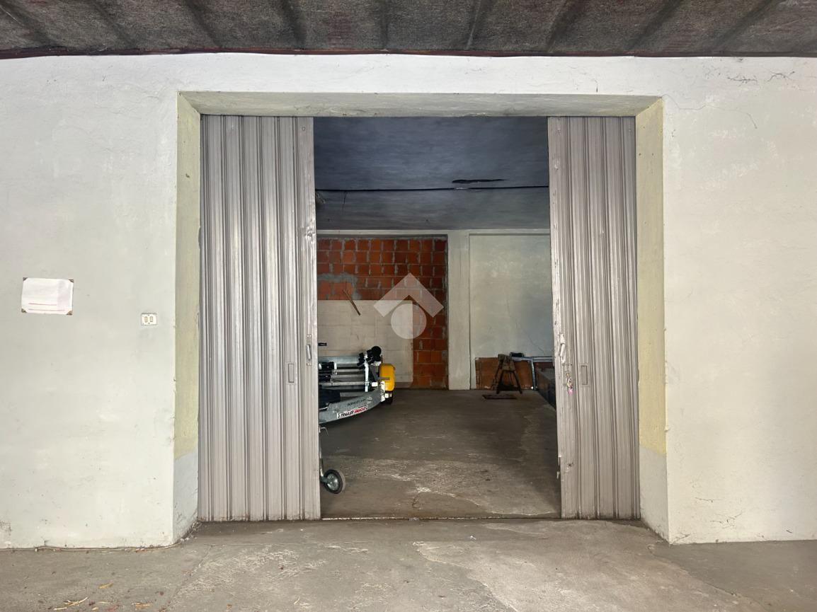 Magazzino in affitto a Costa Volpino