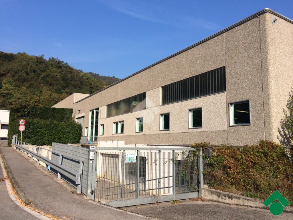 Magazzino in vendita a Casazza