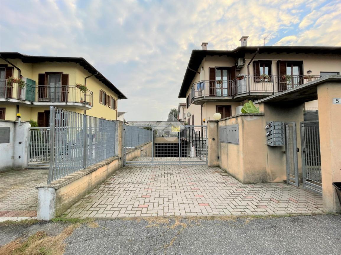 Box in vendita a Robecco Sul Naviglio