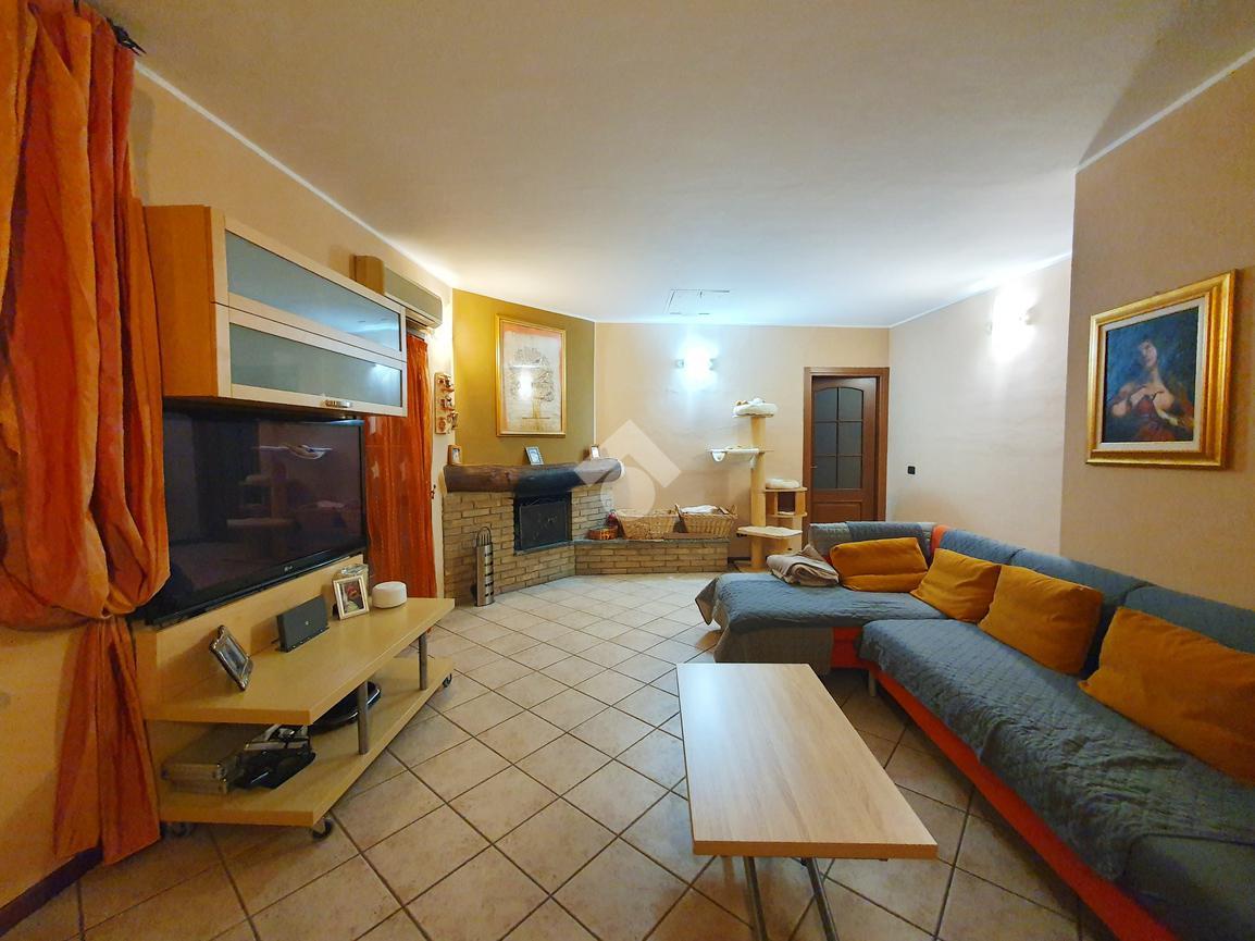 Appartamento in vendita a Cassinetta Di Lugagnano