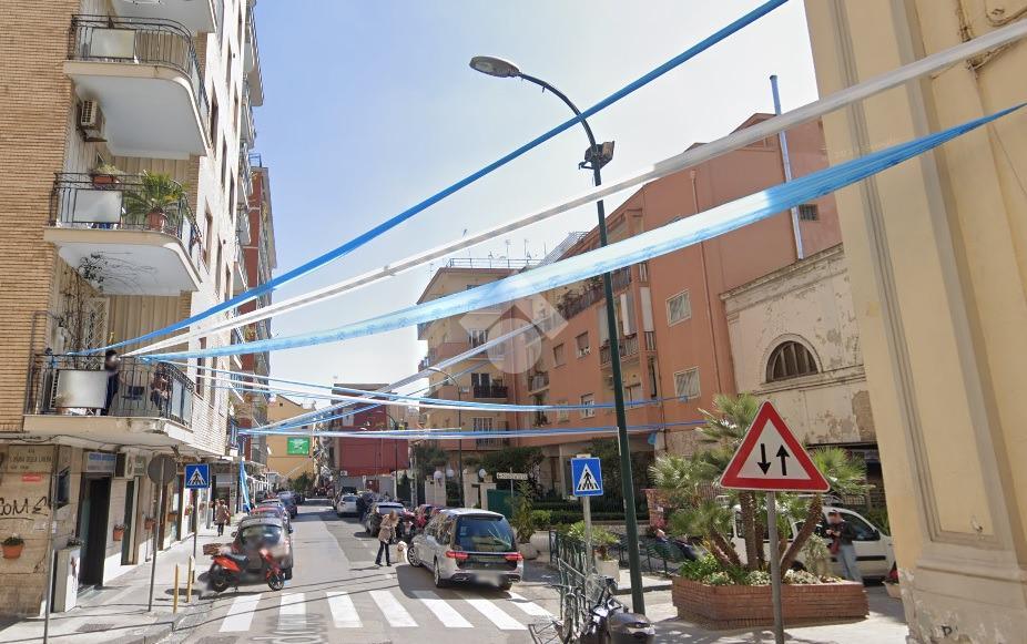 Negozio in affitto a Napoli