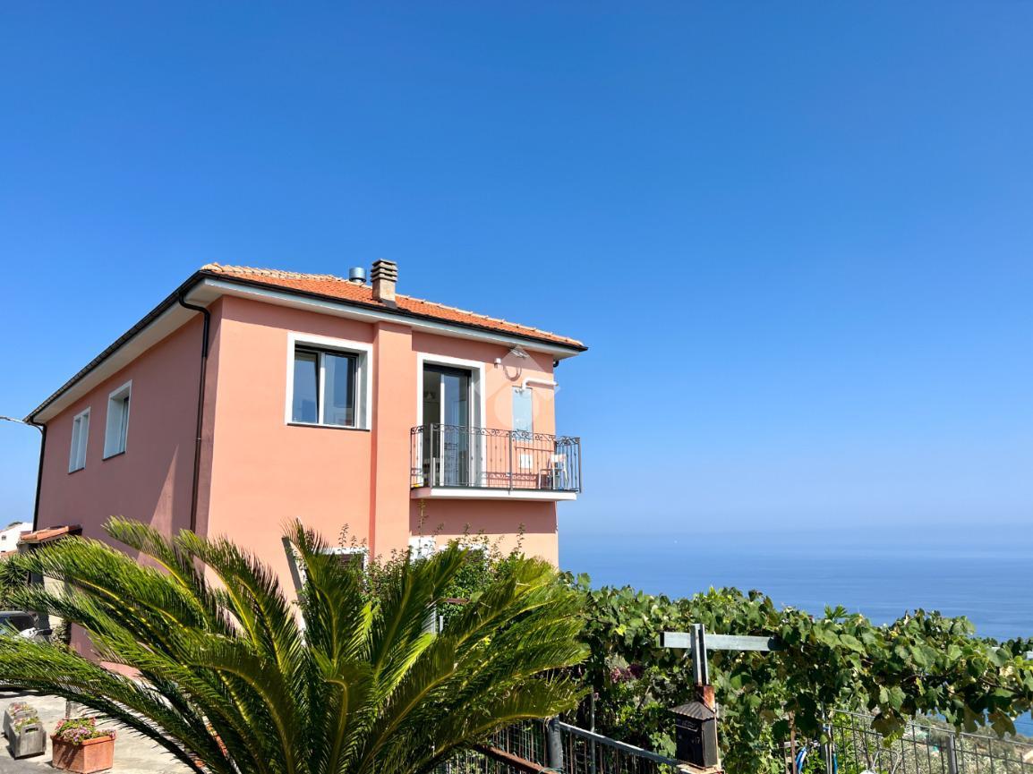 Appartamento in vendita a Cipressa