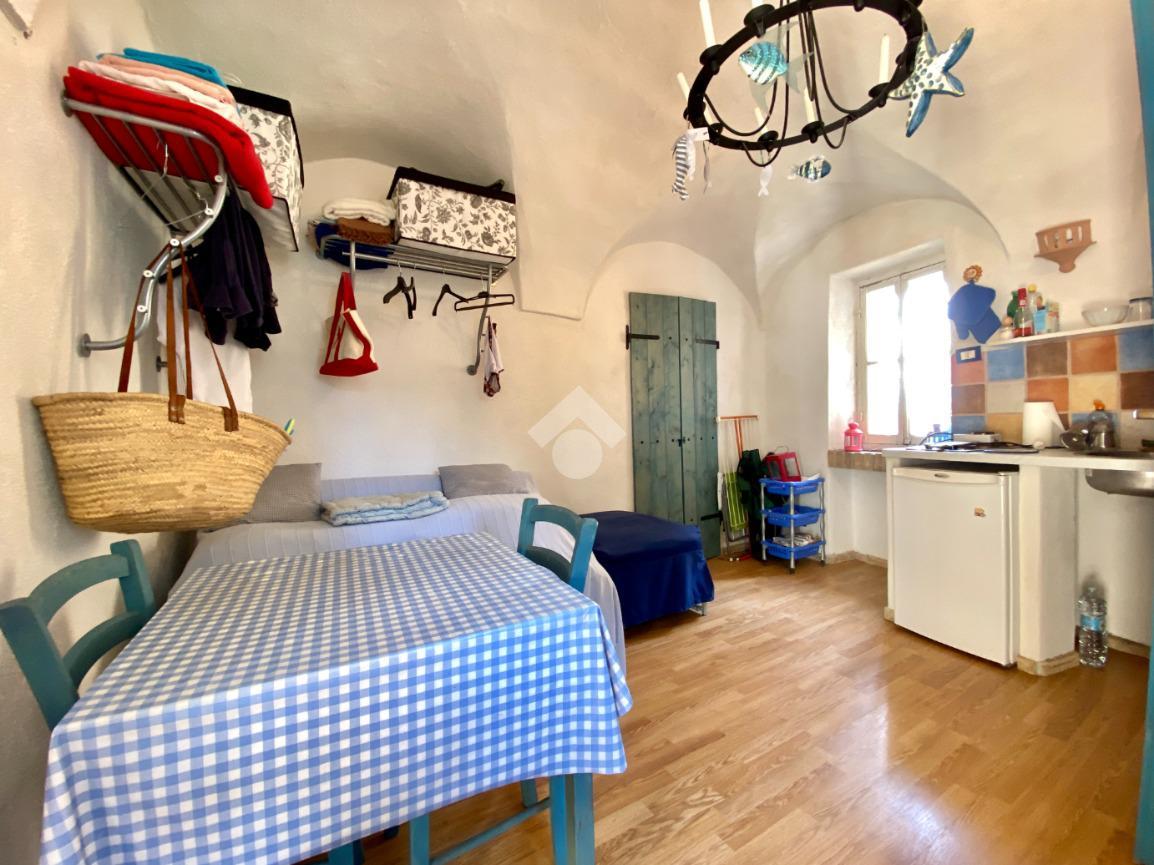 Rustico in vendita a Costarainera