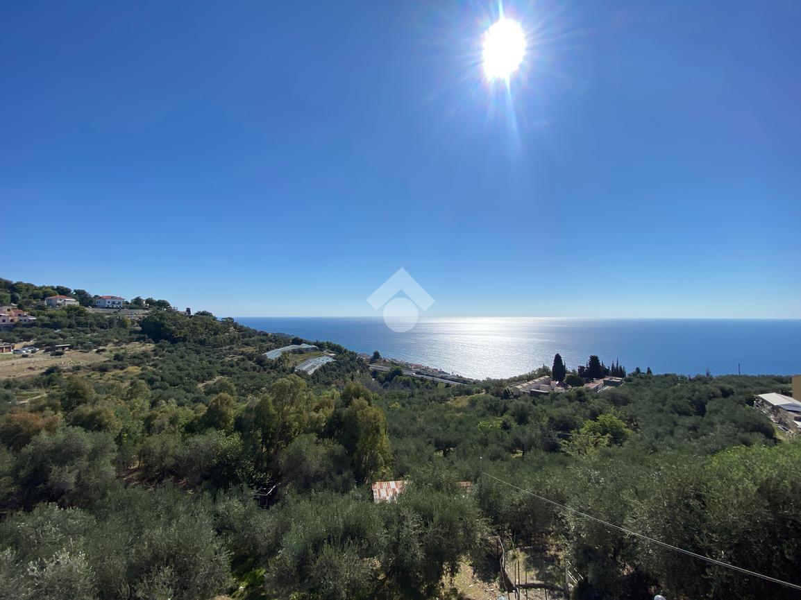 Appartamento in vendita a Cipressa