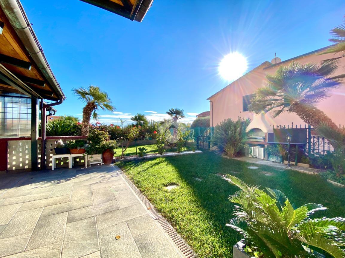 Appartamento in vendita a Cipressa