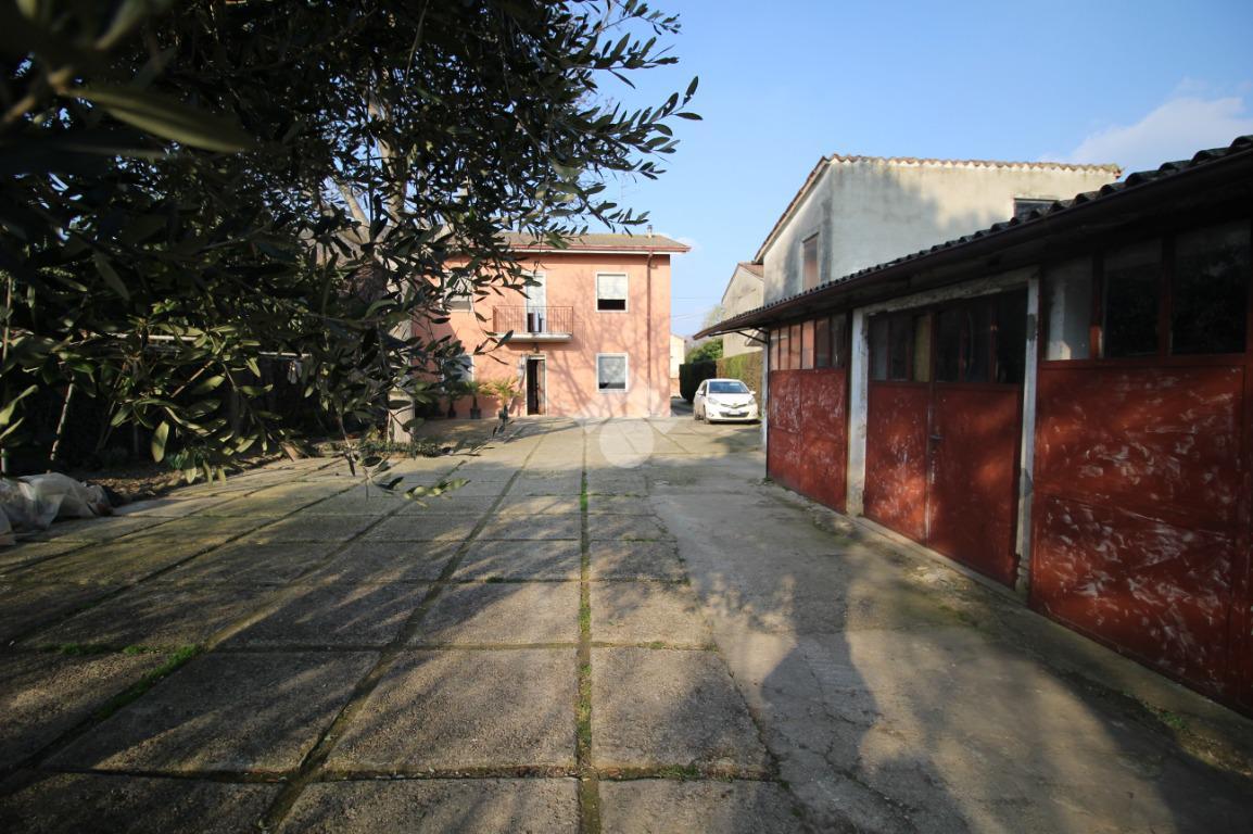 Villa in vendita a Roverbella