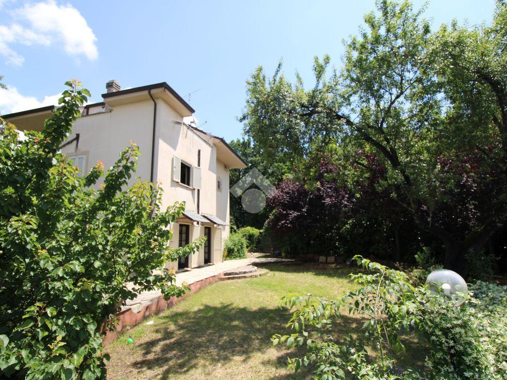Villa in vendita a Poggio Catino