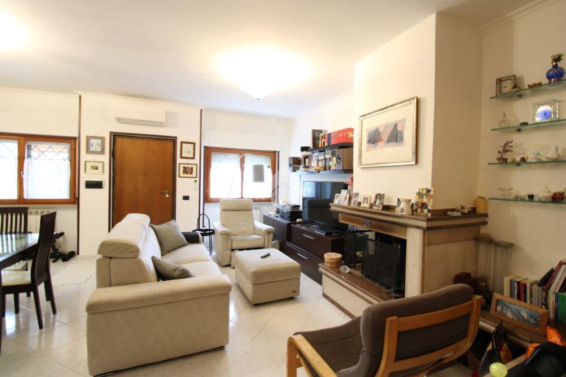 Villa in vendita a Montopoli Di Sabina