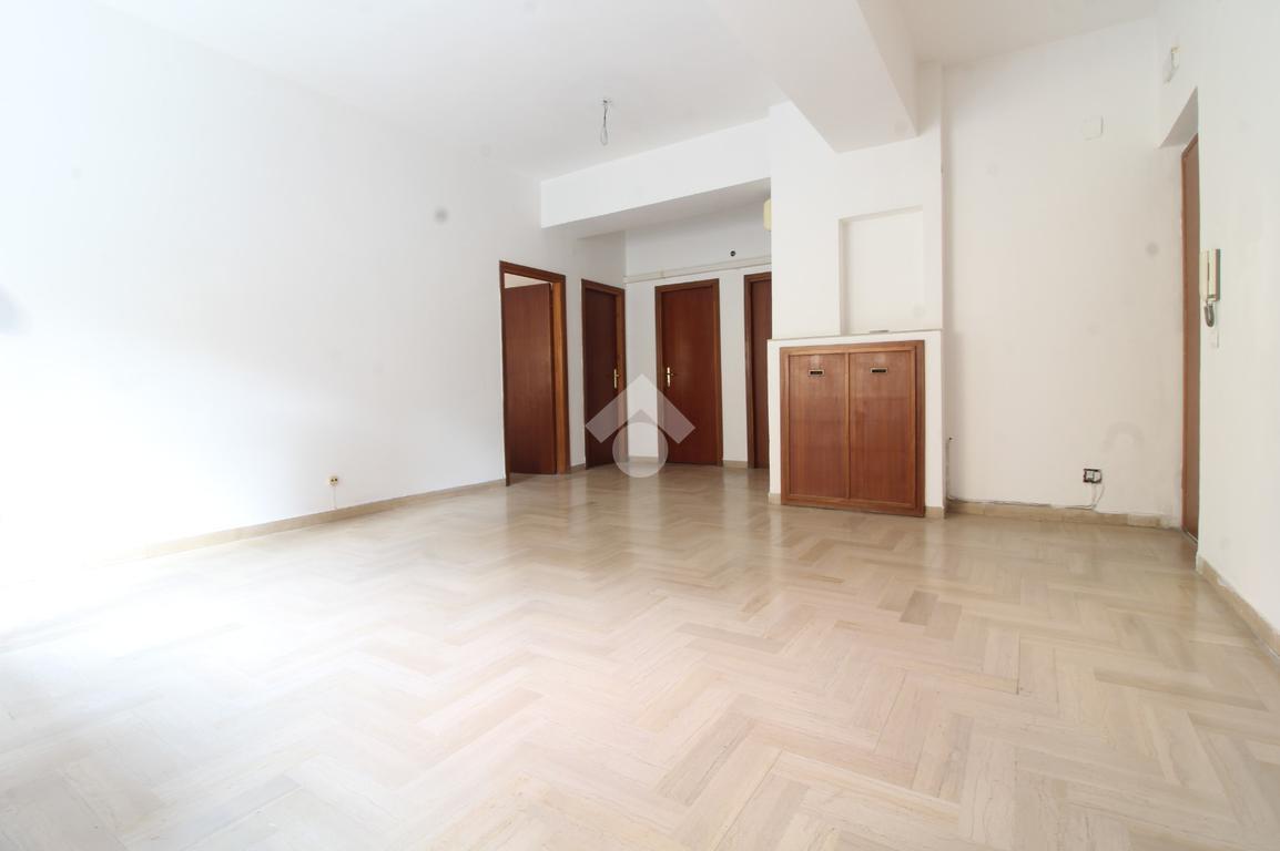 Trilocale in Via II Settembre 47, Reggio di Calabria
