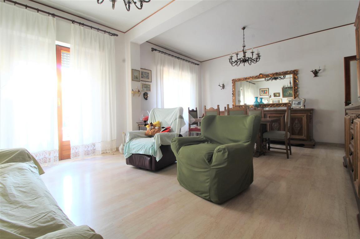 Quadrilocale in Via Villini Svizzeri Diramazione Gullì 9, Reggio di Calabria