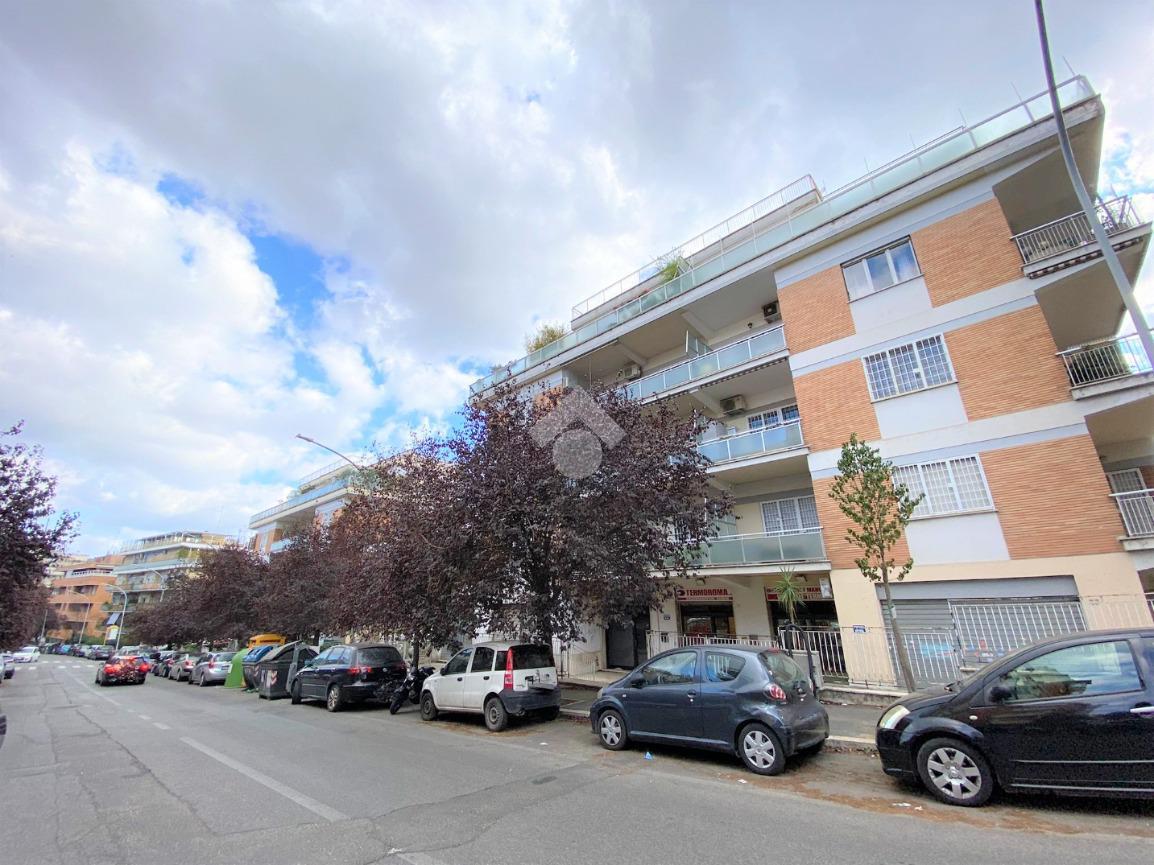 Negozio in affitto a Roma